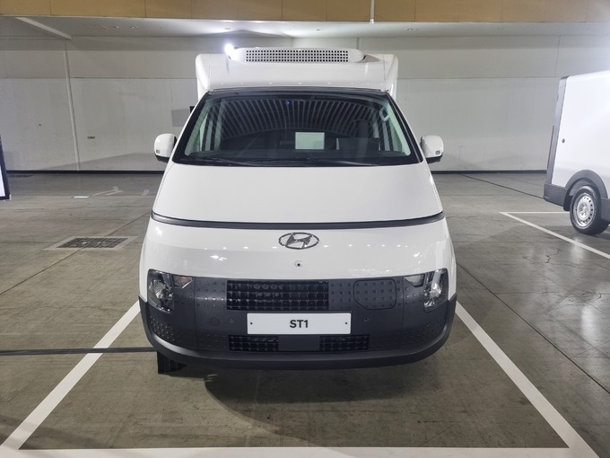 [현장] 베일 벗은 ST1... 사용자 편의성 갖춘 전기 PBV